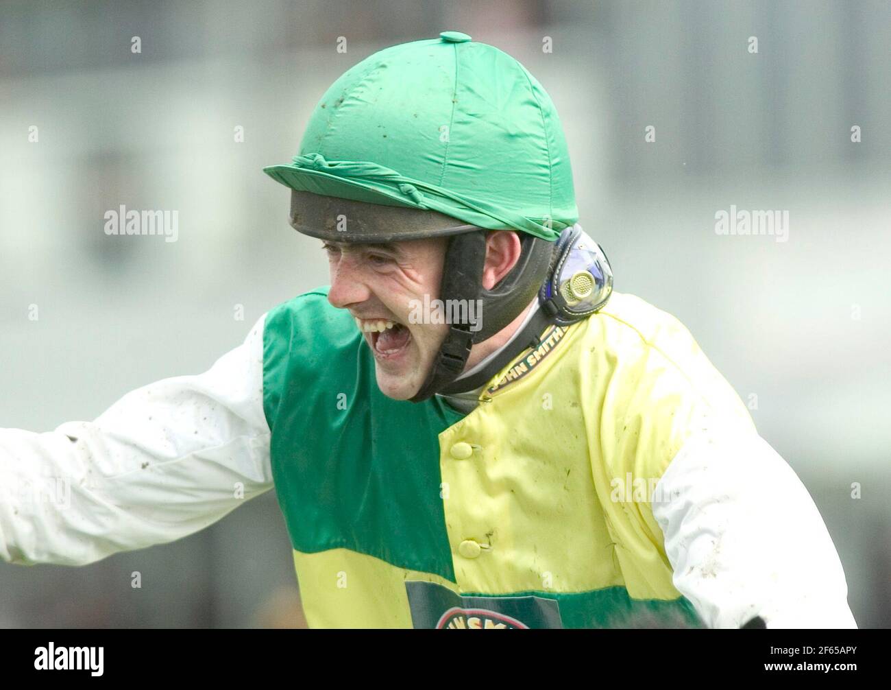 GRAND NATIONAL AT AINTREE RUBY WALSH ON HEDGEHUNTER WINS THE NATIONAL 9 ...