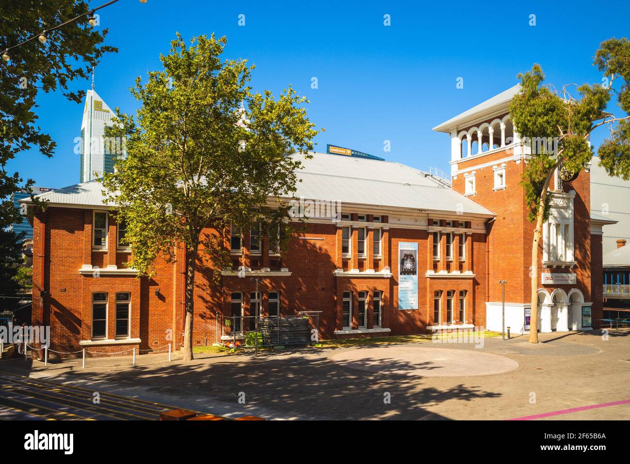 Pica pica 2019 hi-res stock photography and images - Alamy