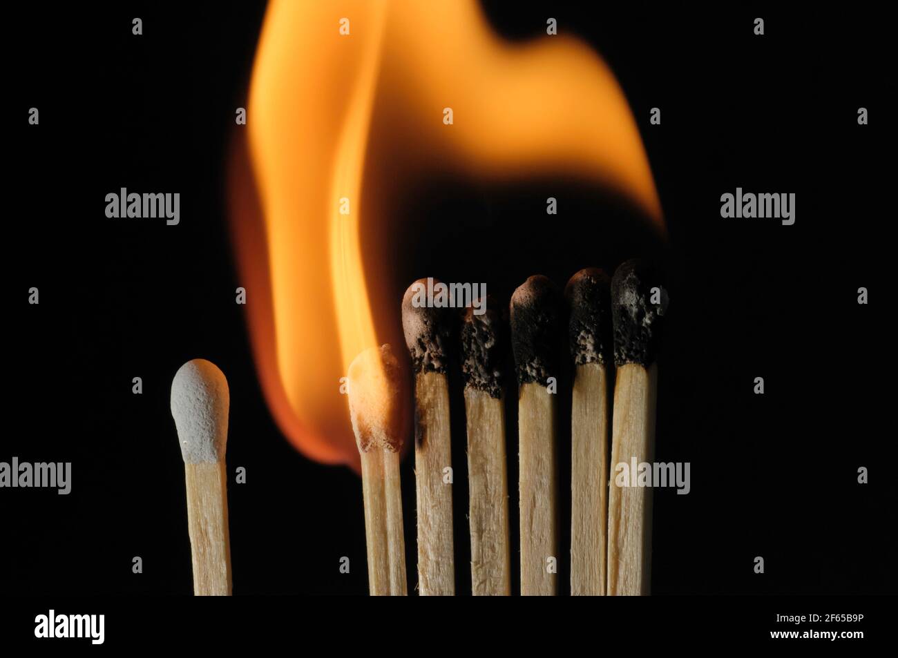 Row matchsticks burning hi-res stock photography and images - Alamy