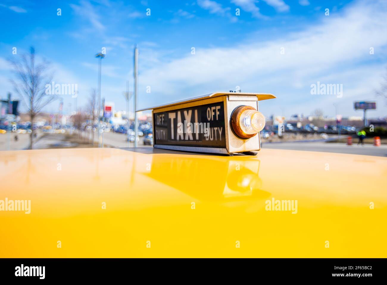 American taxi sign hi-res stock photography and images - Alamy