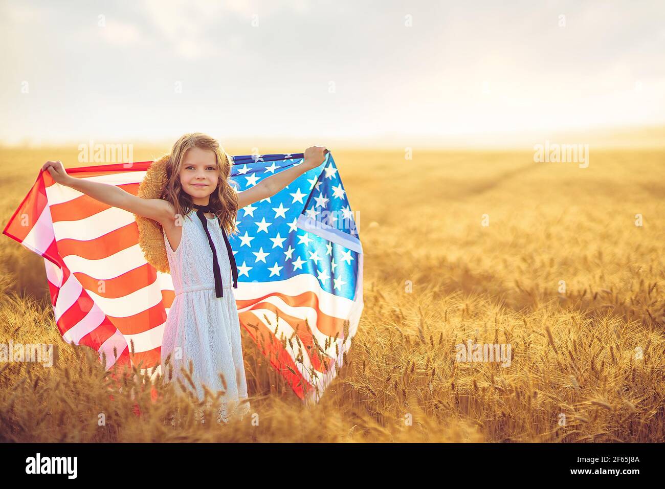 Fourth july children hats hi-res stock photography and images - Alamy