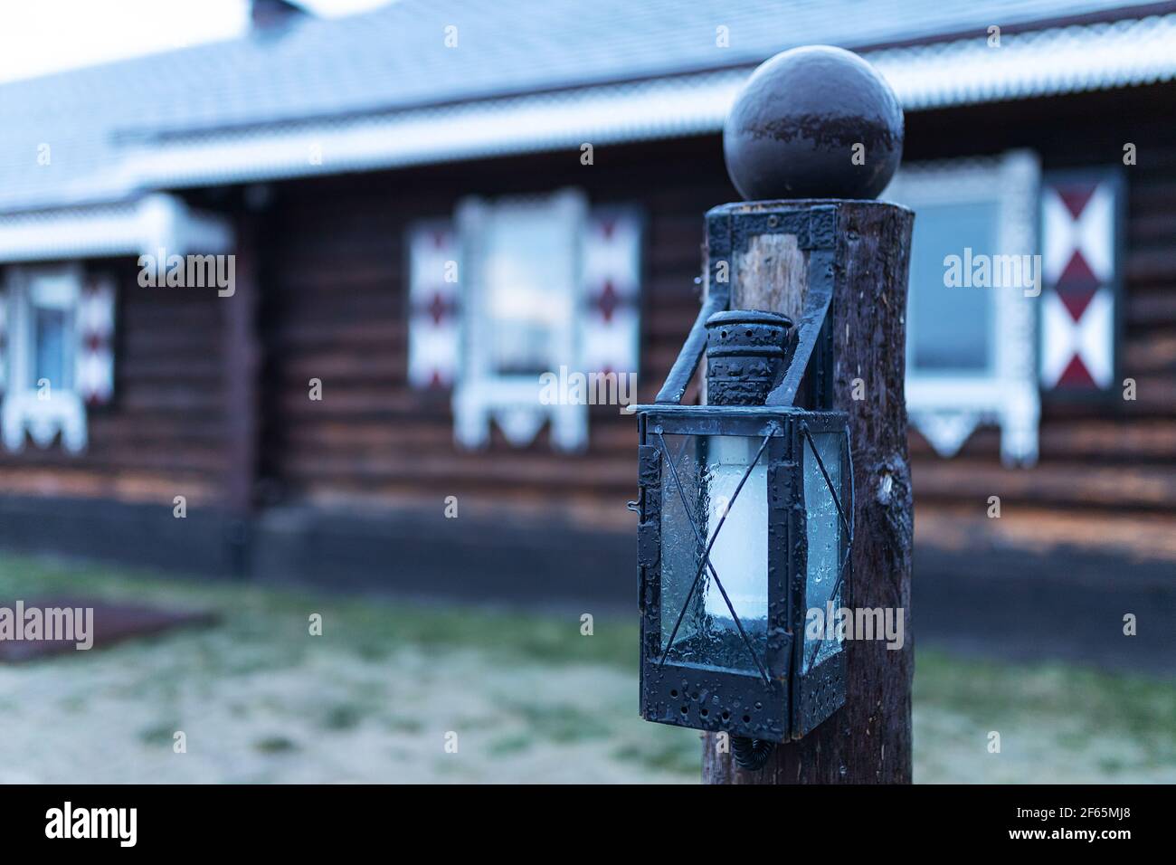 Garden lantern house hi-res stock photography and images - Alamy