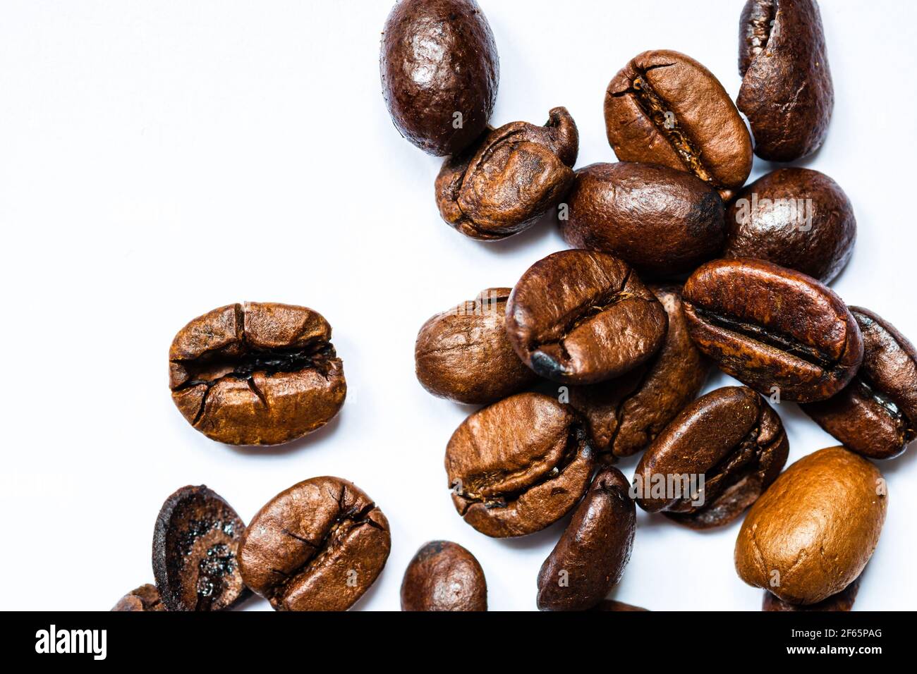 Coffee beans selective focus. Macro coffee beans background Stock Photo ...