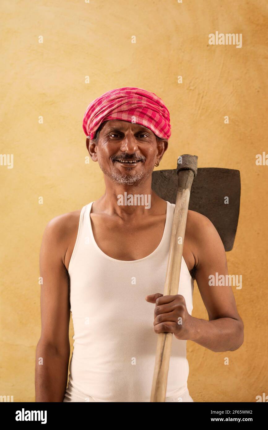 Indian shovel hi-res stock photography and images - Alamy