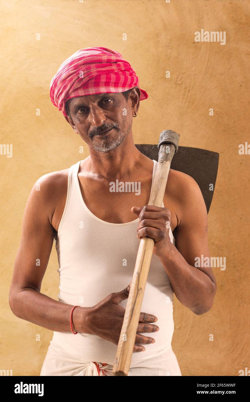 Indian shovel hi-res stock photography and images - Alamy