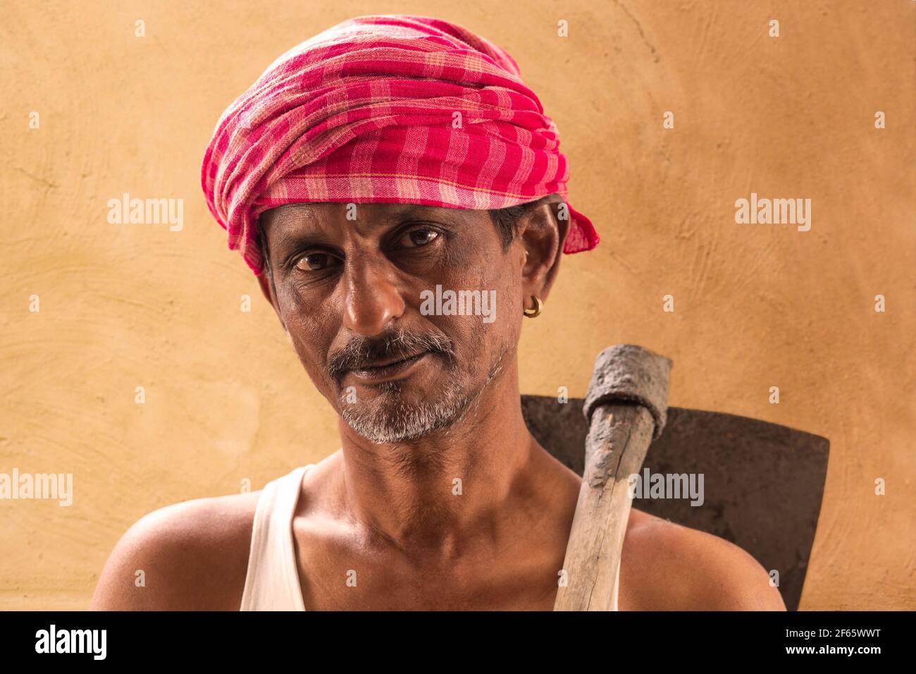 Indian shovel hi-res stock photography and images - Alamy