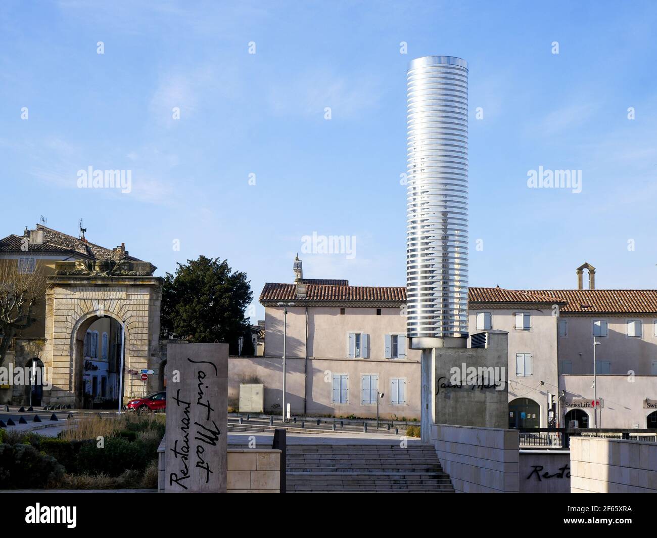 Saint mart restaurant hi-res stock photography and images - Alamy