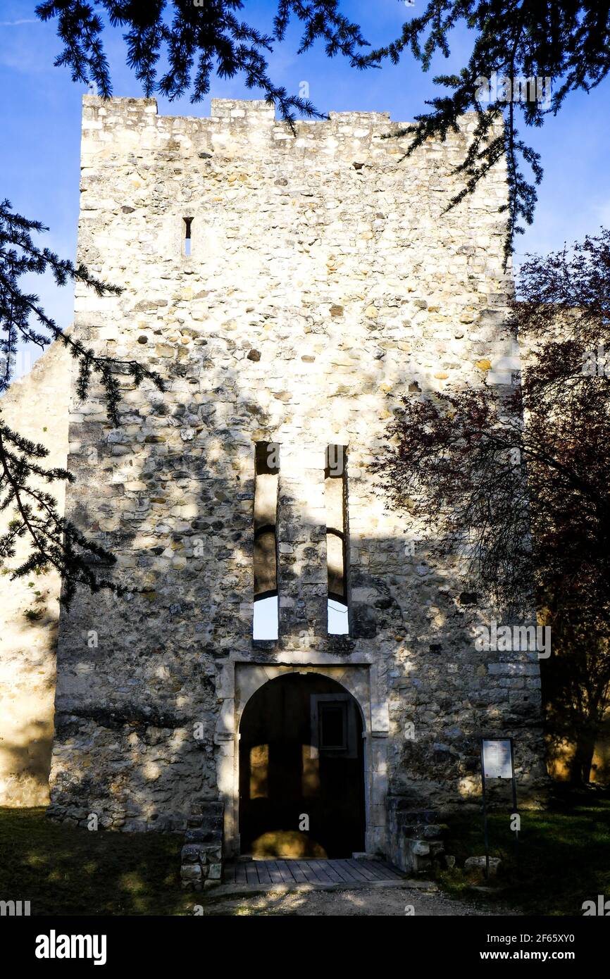 Chateau des adhemar montelimar france hi-res stock photography and ...