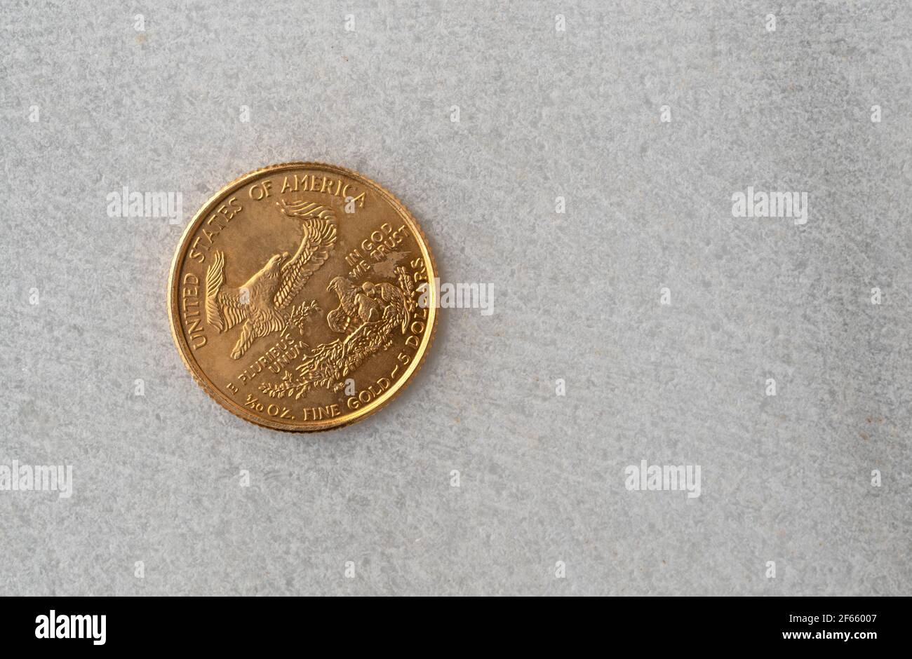 Gold eagle hi-res stock photography and images - Alamy