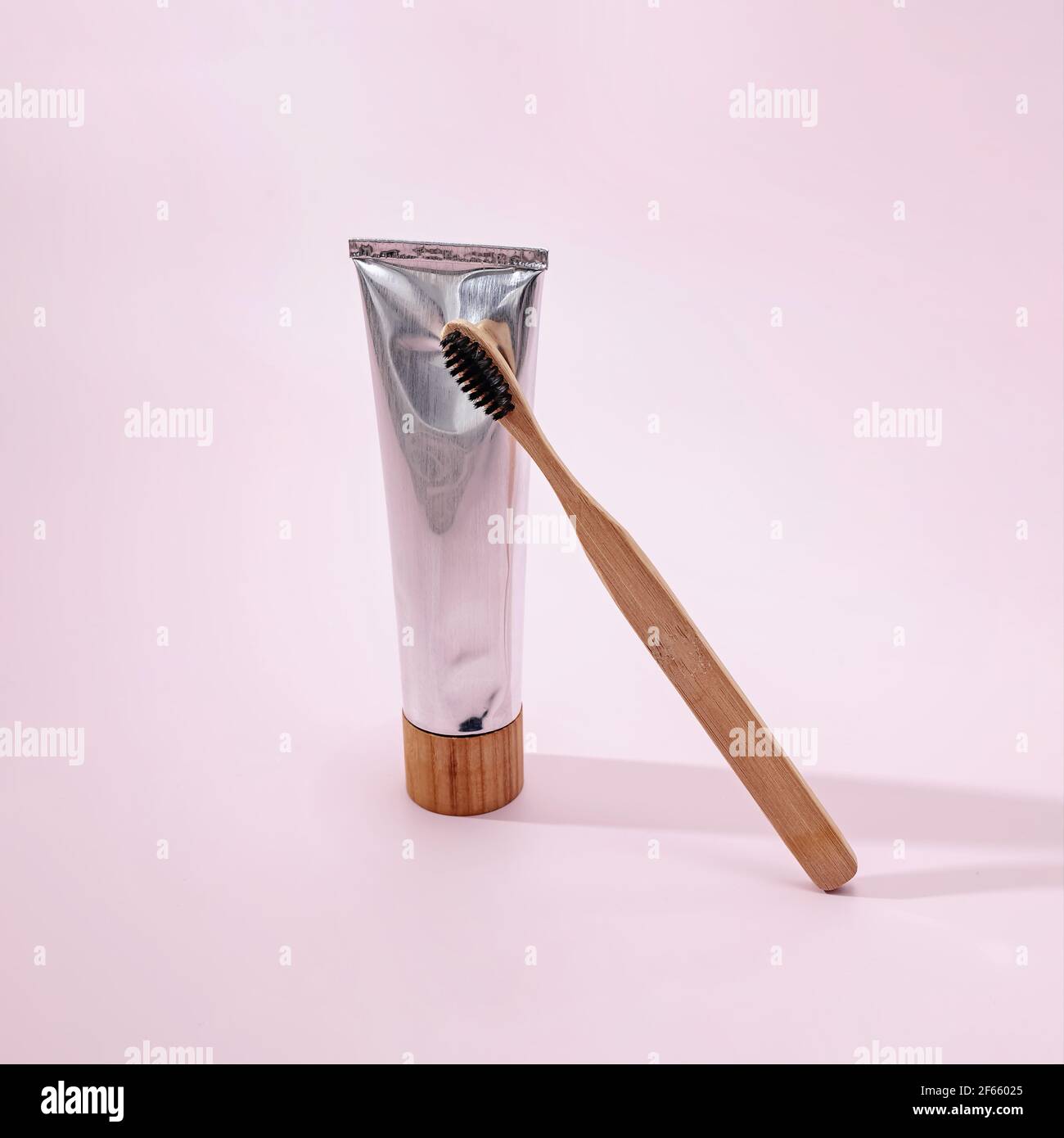 Cleaning wood with toothpaste hi-res stock photography and images - Alamy