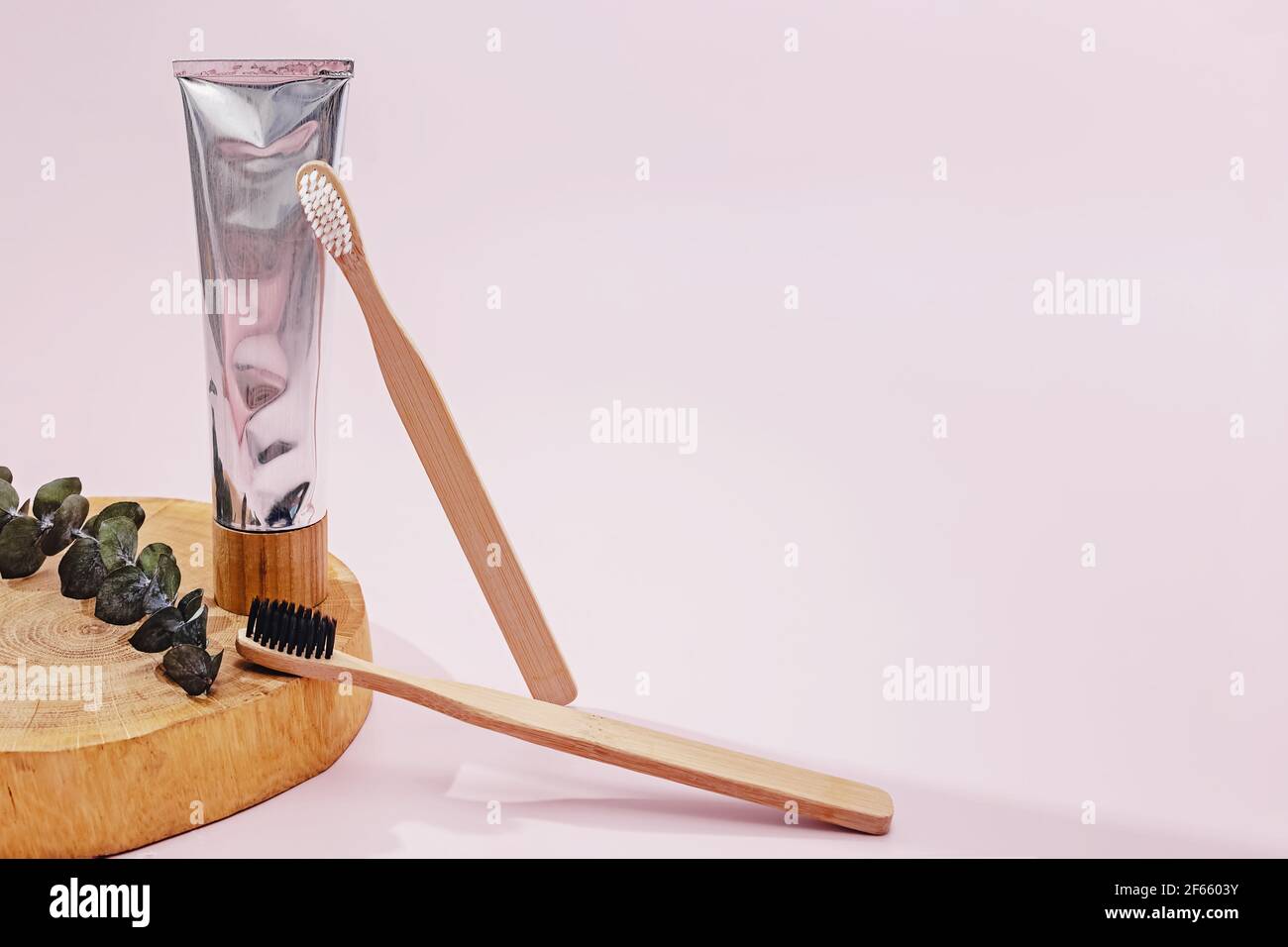 Cleaning wood with toothpaste hi-res stock photography and images - Alamy