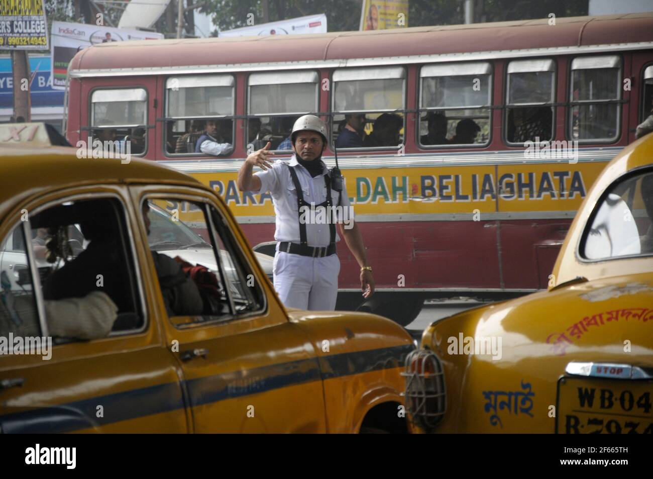 Traffic policeman india hi-res stock photography and images - Alamy