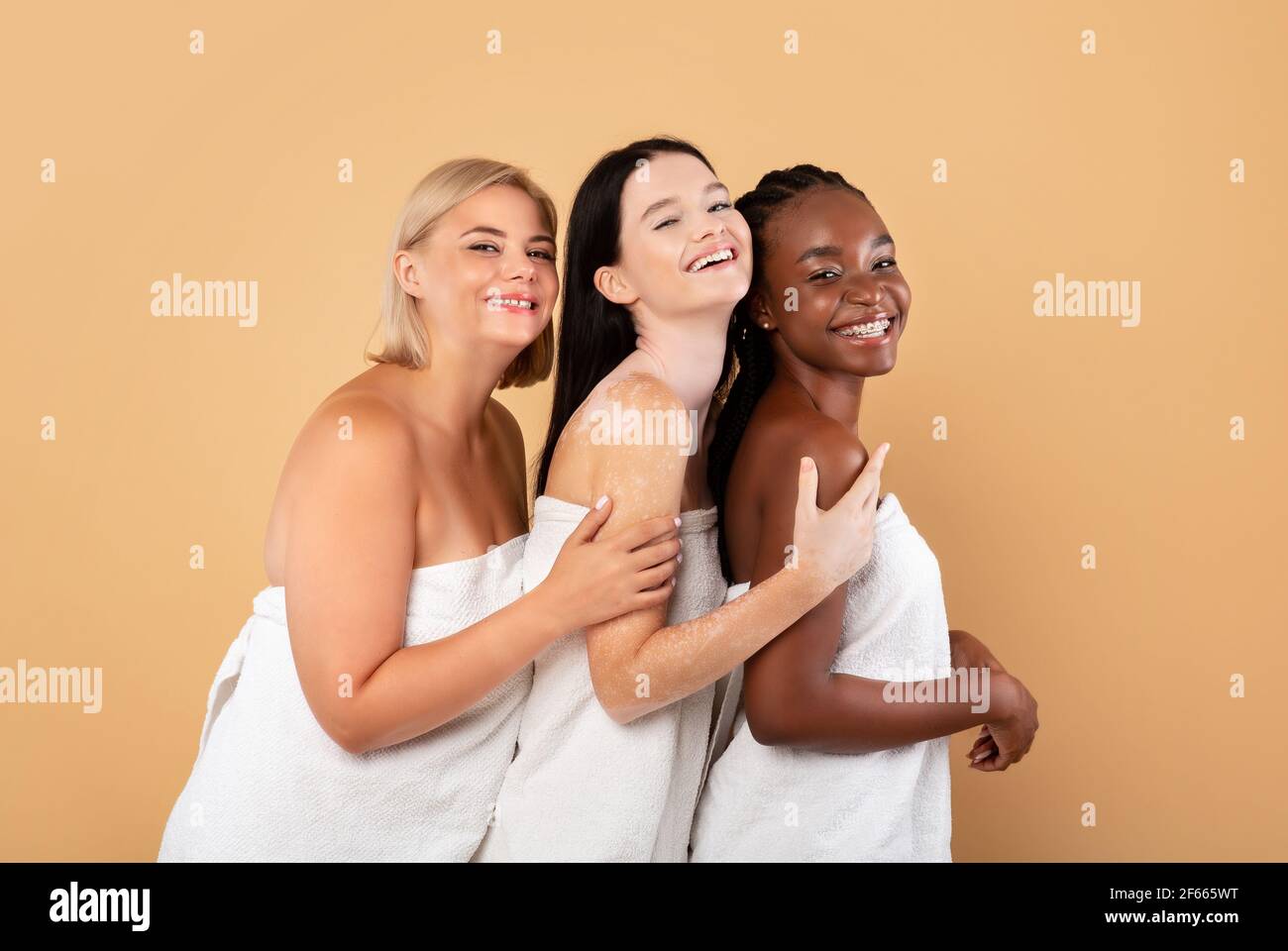 Diverse curvy women hi-res stock photography and images - Alamy