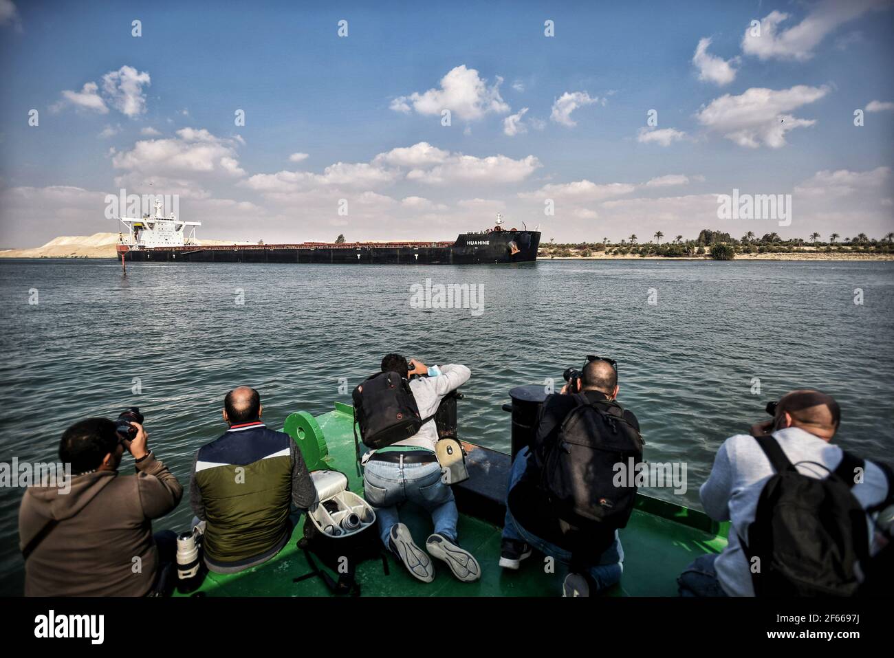Ever given suez hi-res stock photography and images - Alamy
