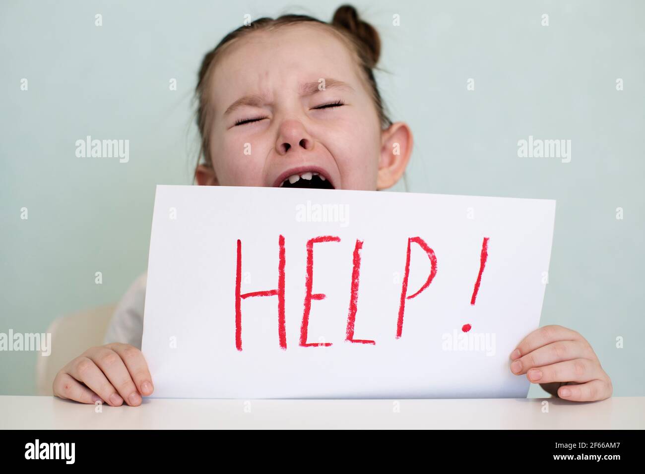 Table help hi-res stock photography and images - Alamy