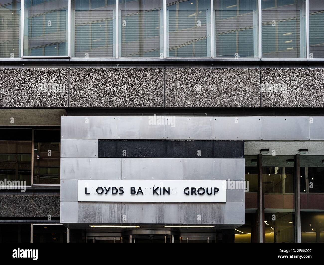 Failed bank hi-res stock photography and images - Alamy