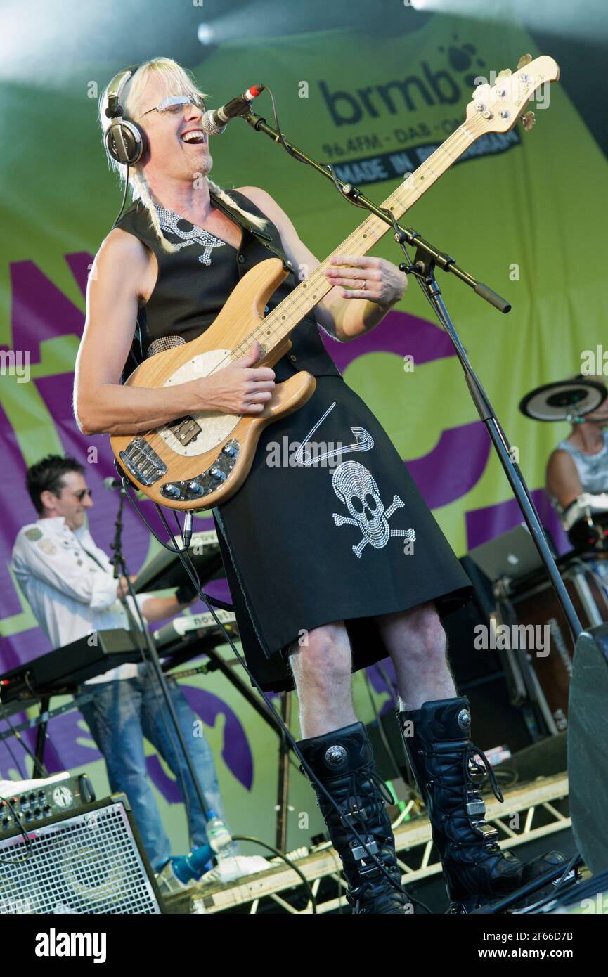 Kajagoogoo bass player hi-res stock photography and images - Alamy