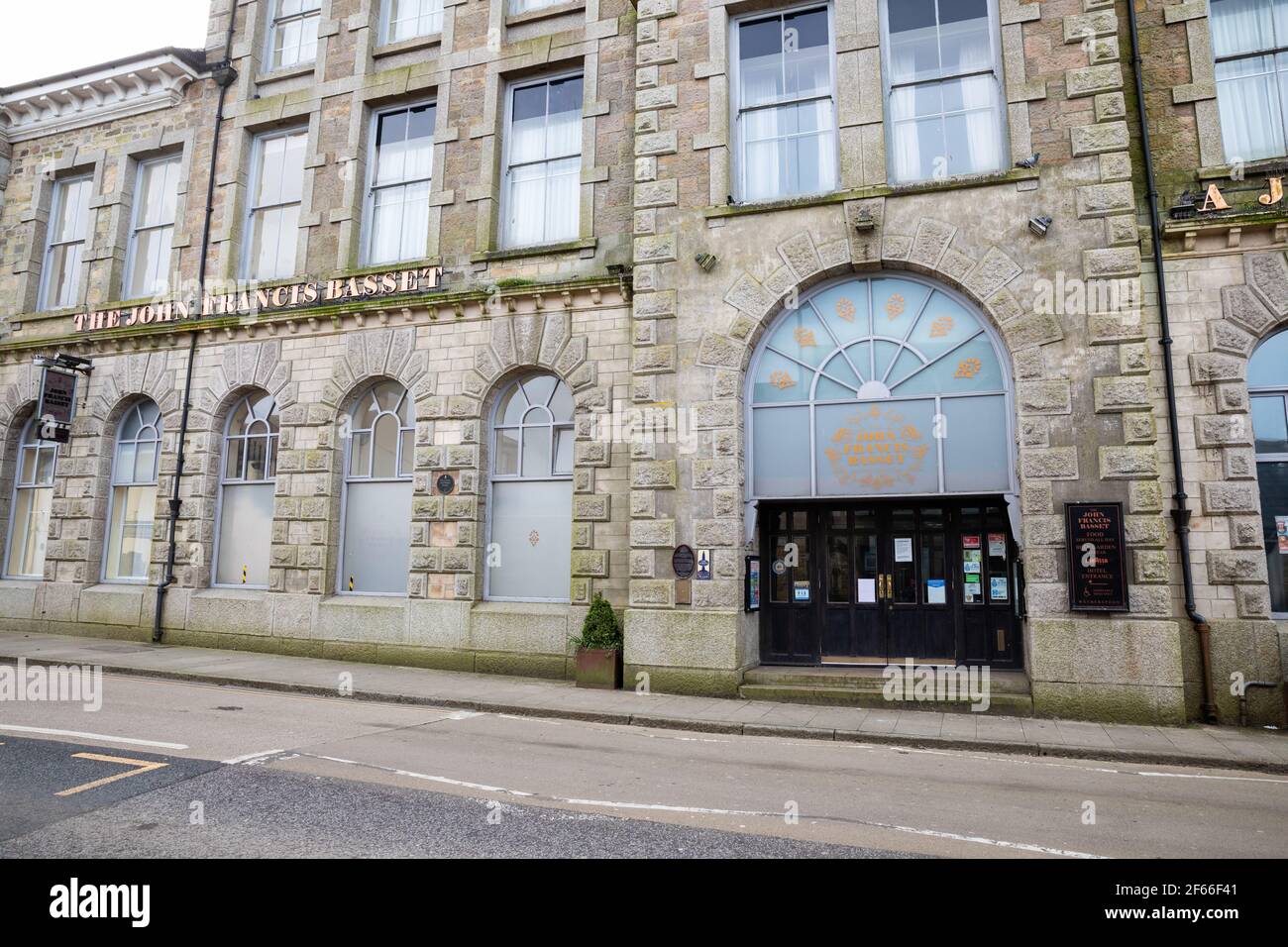 Wetherspoon Front Building High Resolution Stock Photography and Images ...