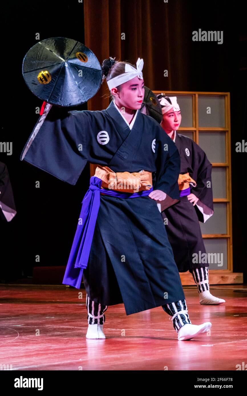 Traditional Okinawan dances at the Okinawan Association of Peru,Okinawa ...