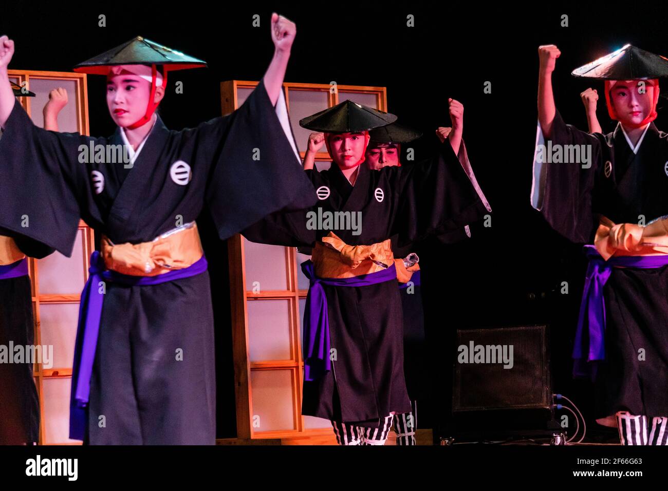 Traditional Okinawan dances at the Okinawan Association of Peru,Okinawa ...