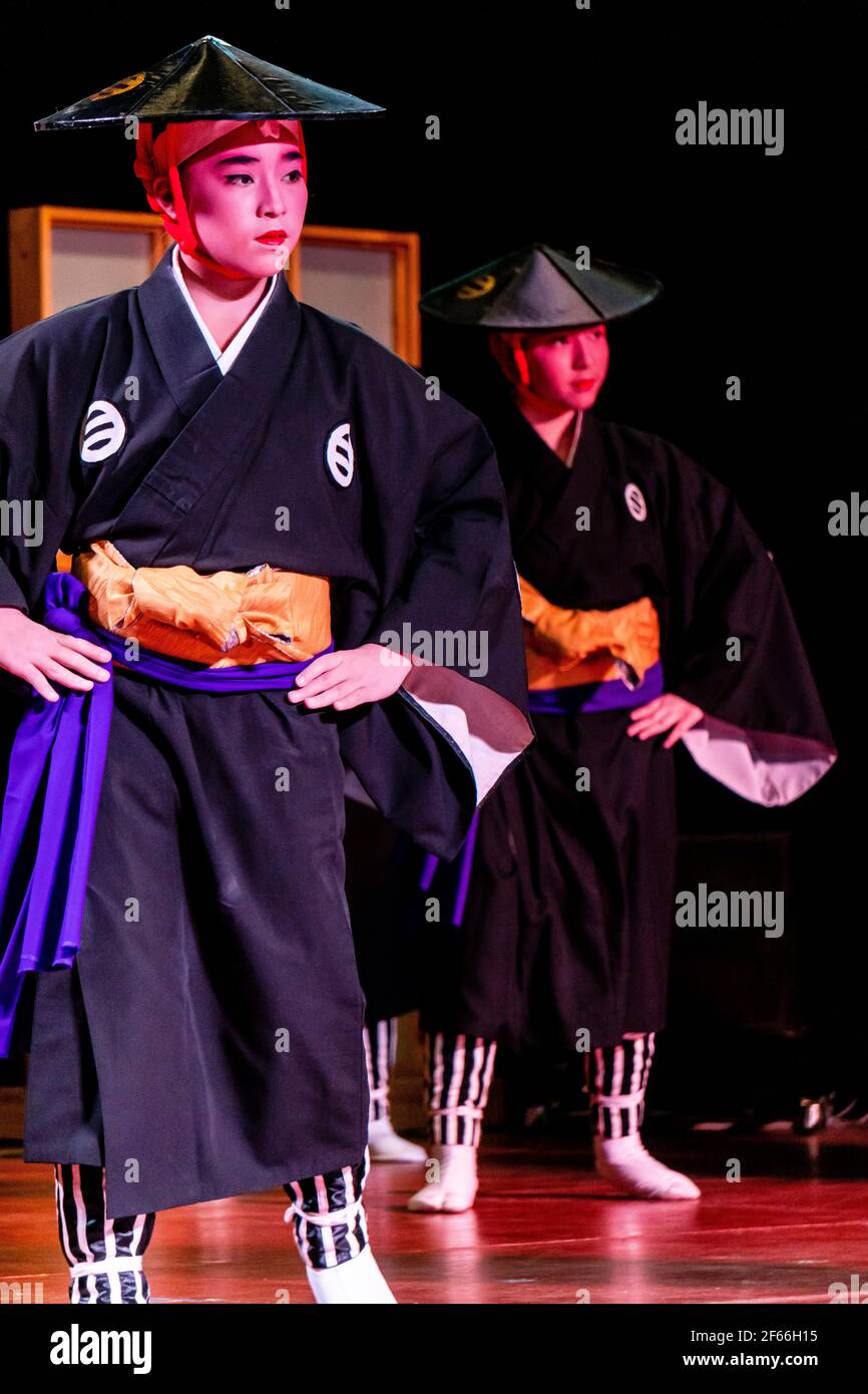 Traditional Okinawan dances at the Okinawan Association of Peru,Okinawa ...