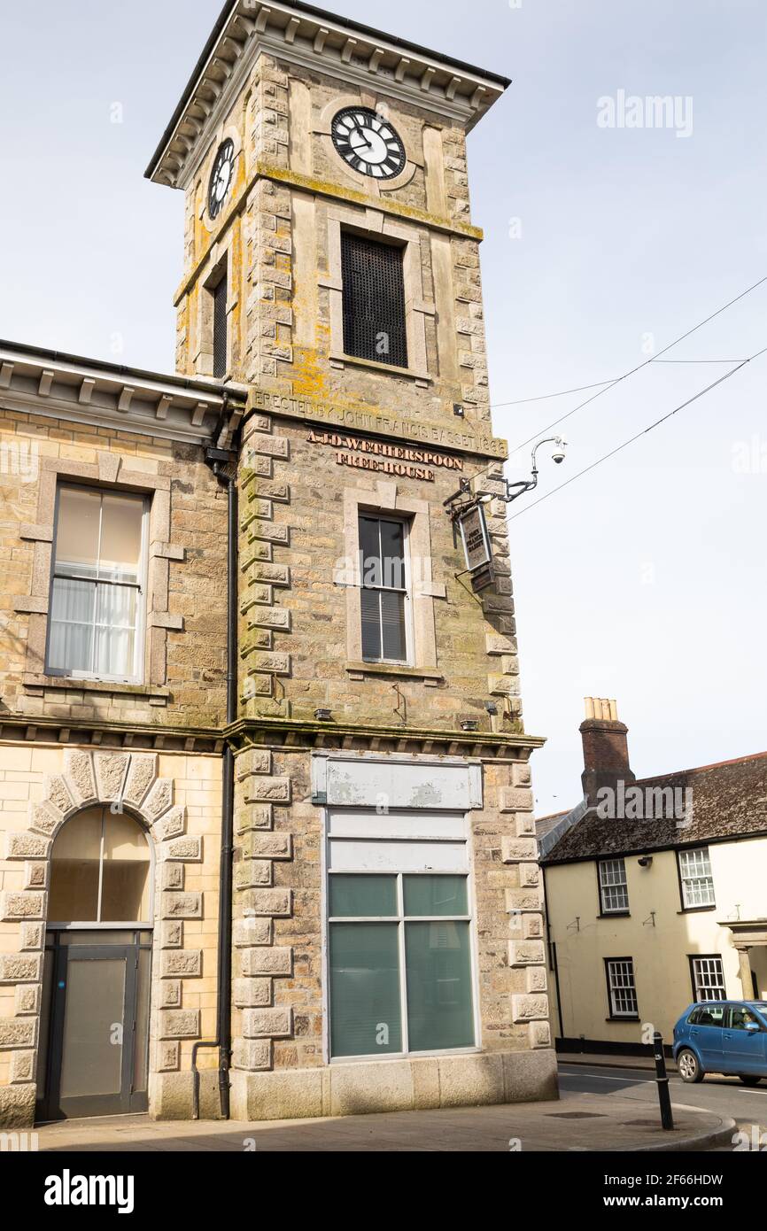 Wetherspoon building exterior hi-res stock photography and images - Alamy