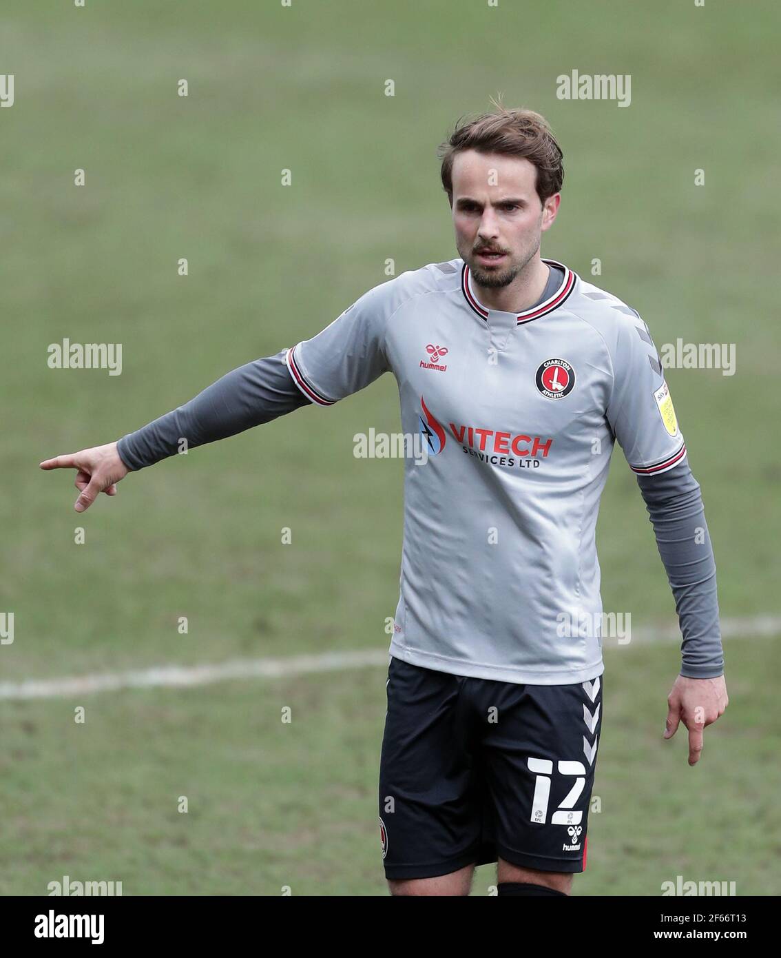 Charlton athletics andrew shinnie hi-res stock photography and images ...