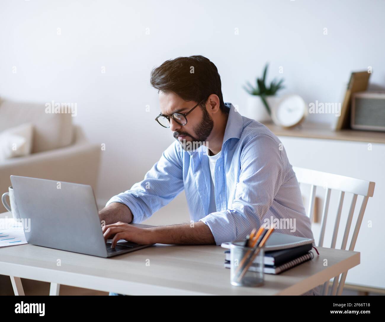 Freelancer digital hi-res stock photography and images - Alamy