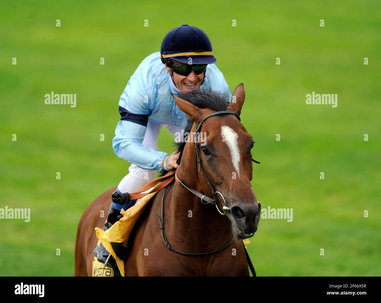 OLIVIER PESLIER ON HARBINGER WINS THE KING GEORGE V1 & QUEEN ELIZABETH ...
