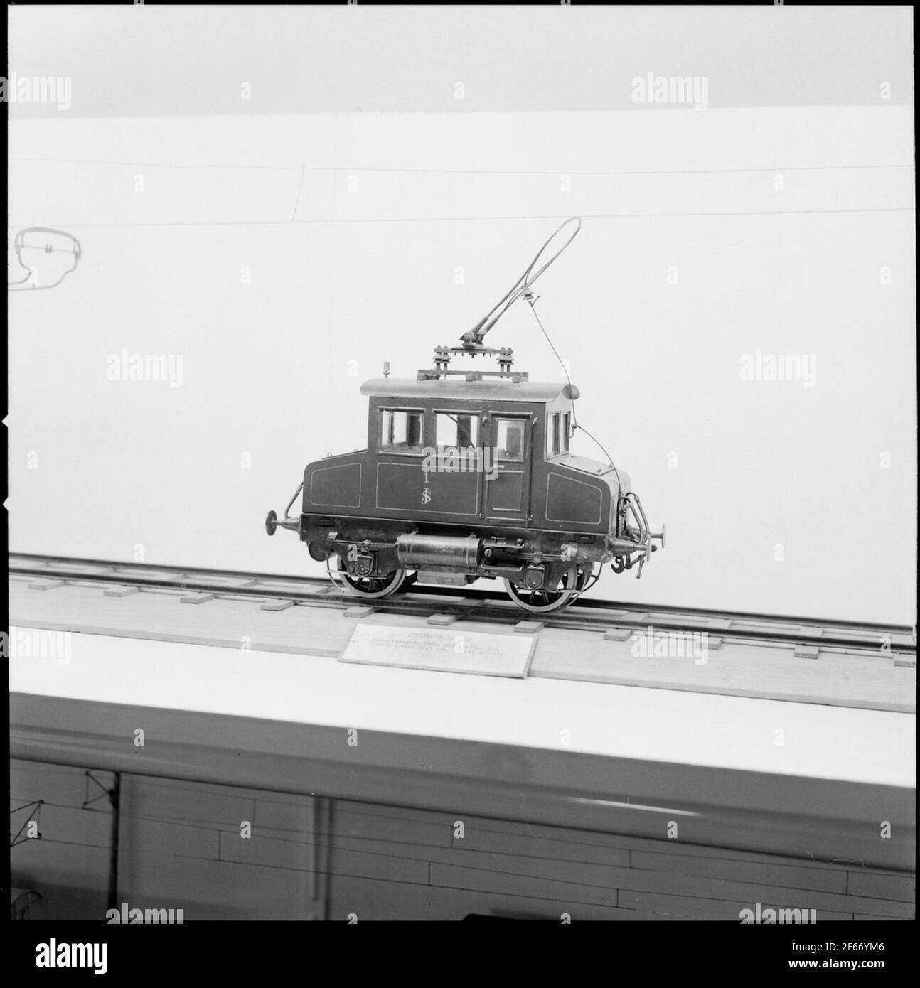 Model of the first electric locomotive at the state's railways. SJ Qa ...