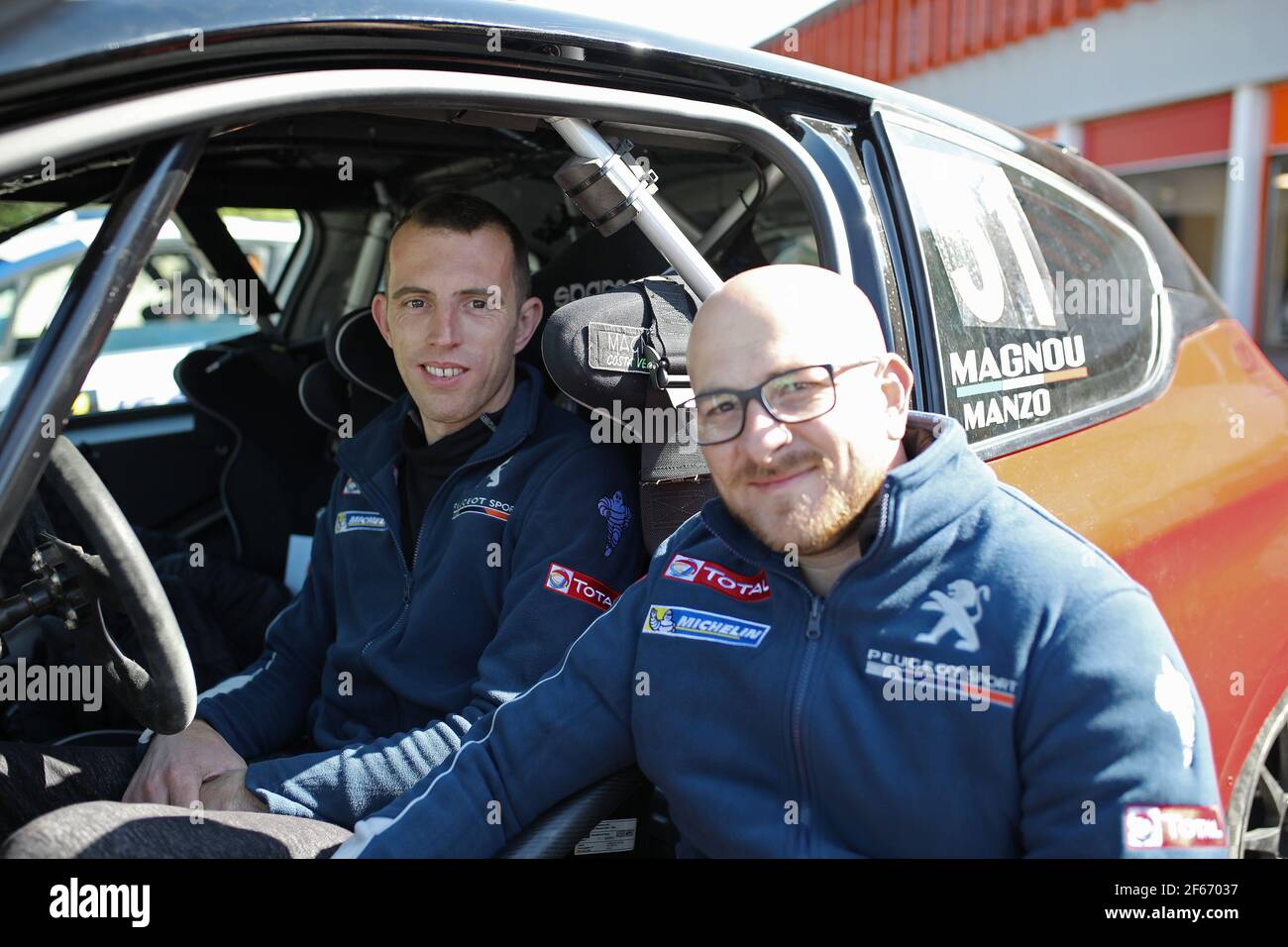 MAGNOU Patrick Peugeot 208 Vti ambiance portrait MANZO Benoit Peugeot ...