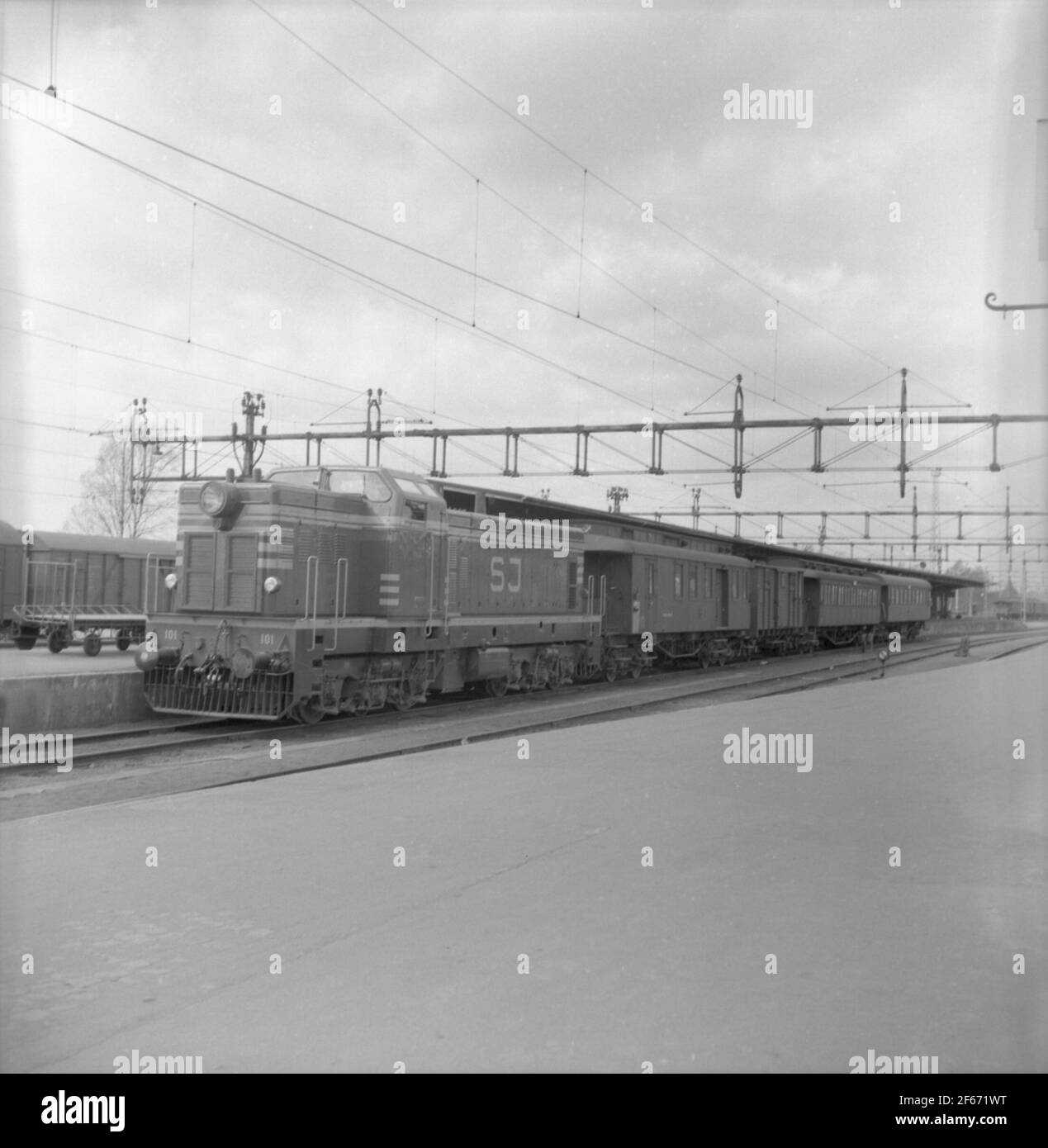 The state's railways, SJ T4 101 by train Stock Photo - Alamy