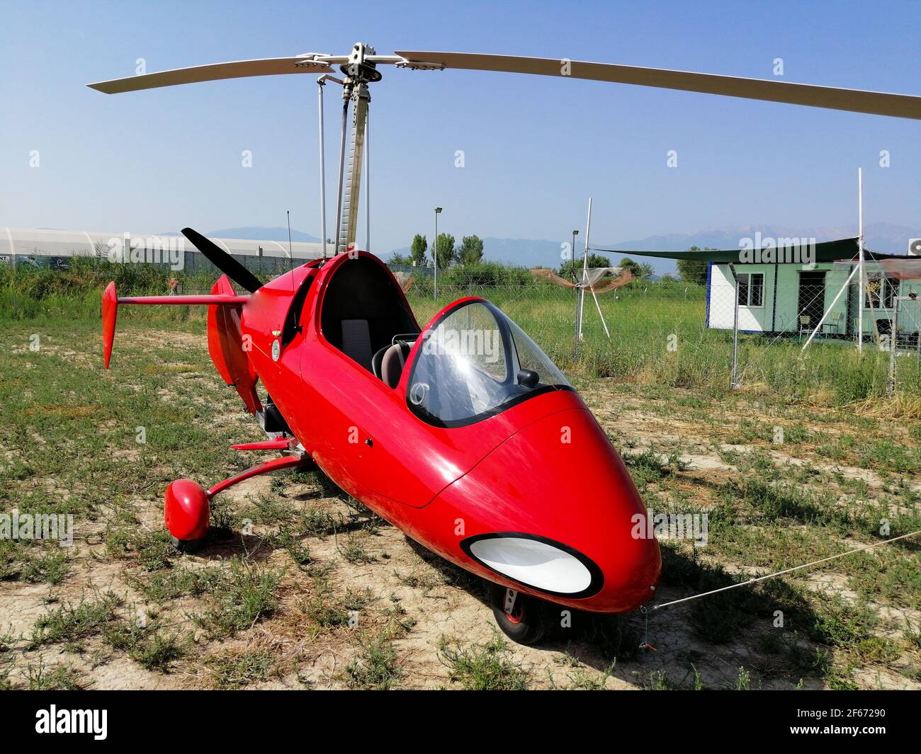Red gyrocopter hi-res stock photography and images - Alamy