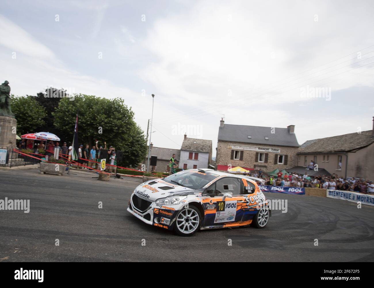 Auto da rally peugeot hi-res stock photography and images - Alamy
