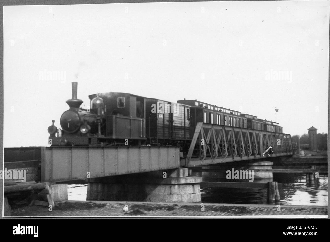 Lidköping - Skara - Stenstorp Railway, LSSJ Lok 7 "Lidan" by train on ...