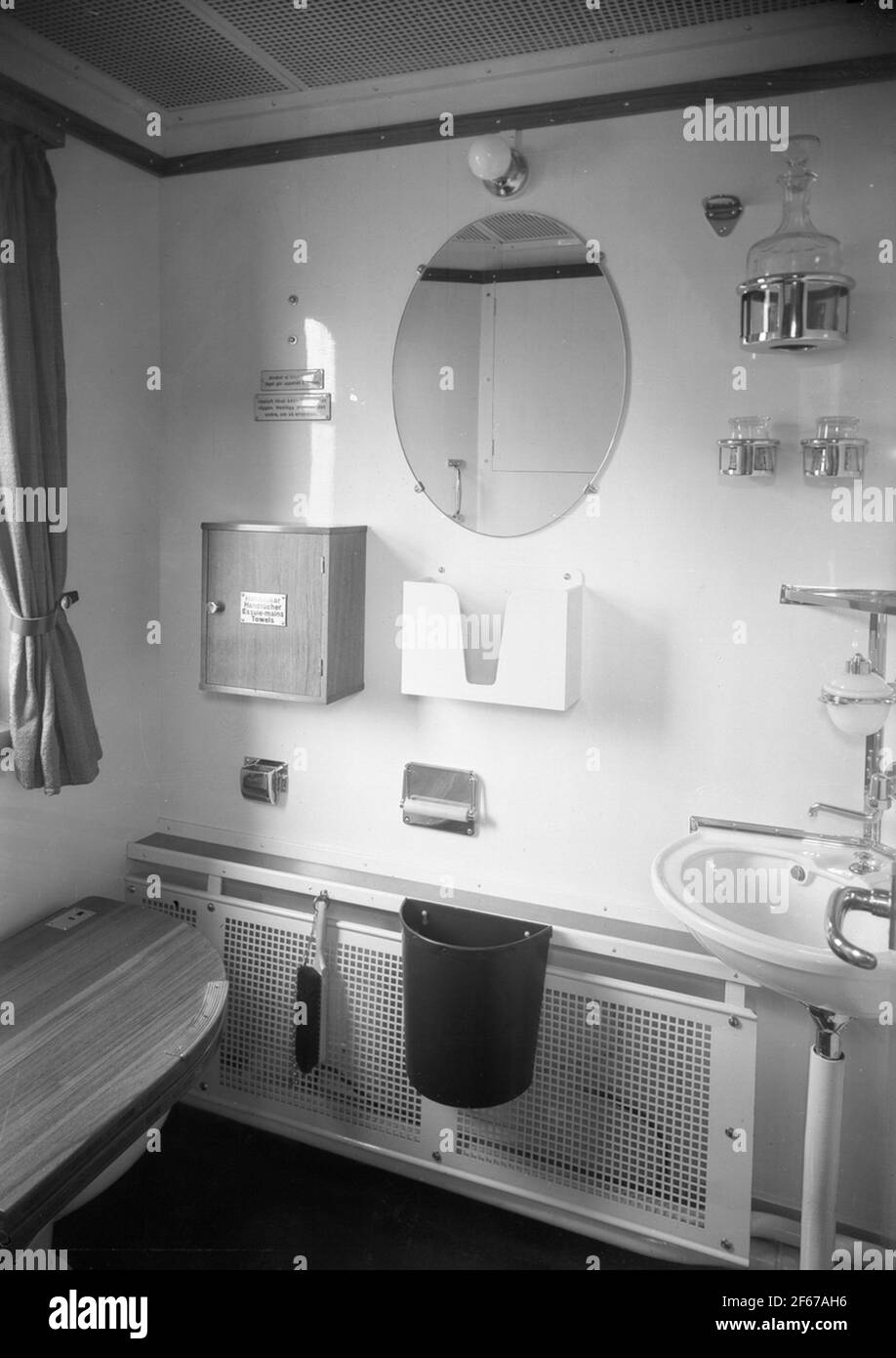 Southern Dalarnes rail, SDJ BCO7CM 107. Wash basin. Water carafe Stock ...