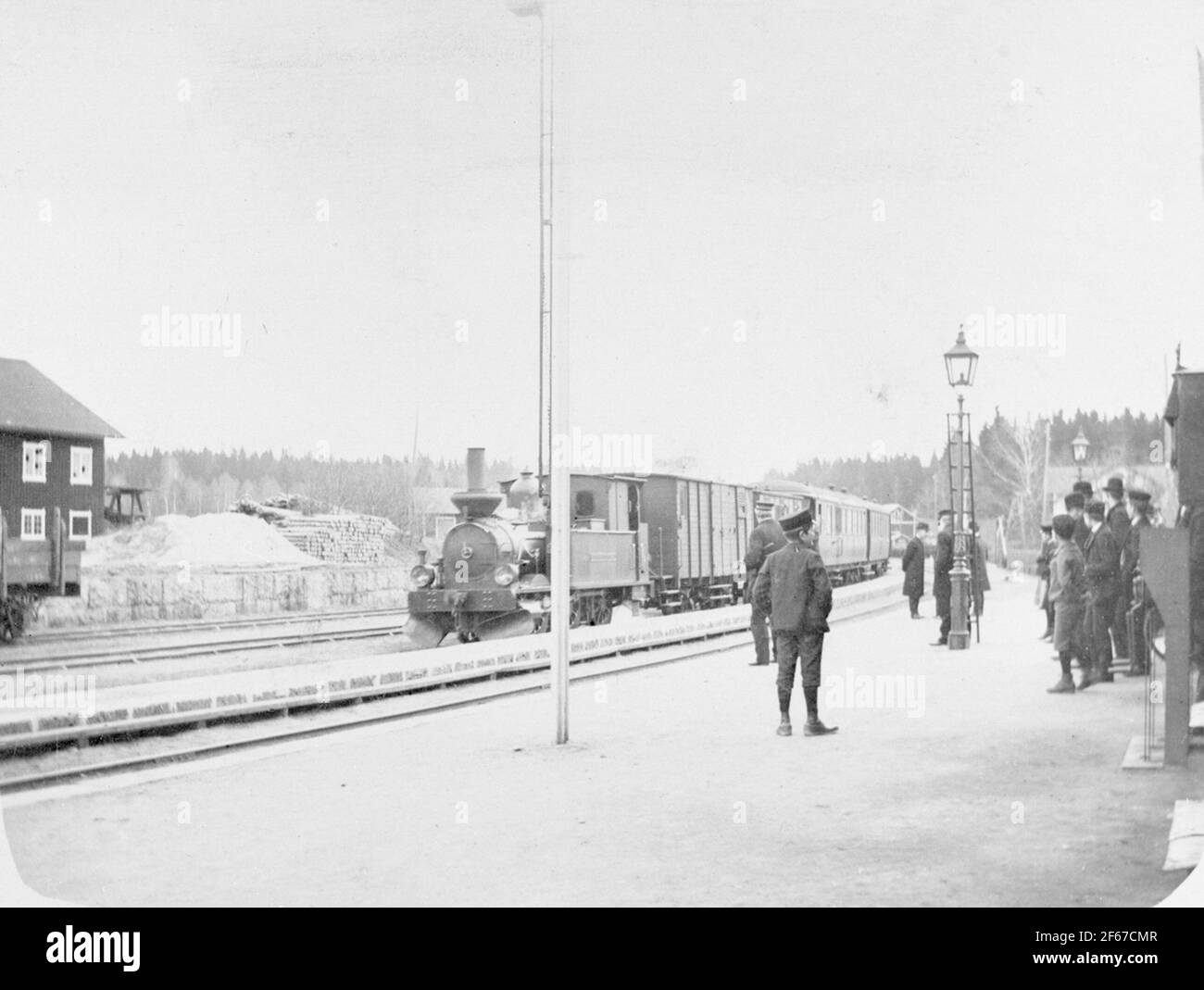 Kurj 7 with train.kurj, Köping - Uttersbergs -riddarhyttans -Köping ...