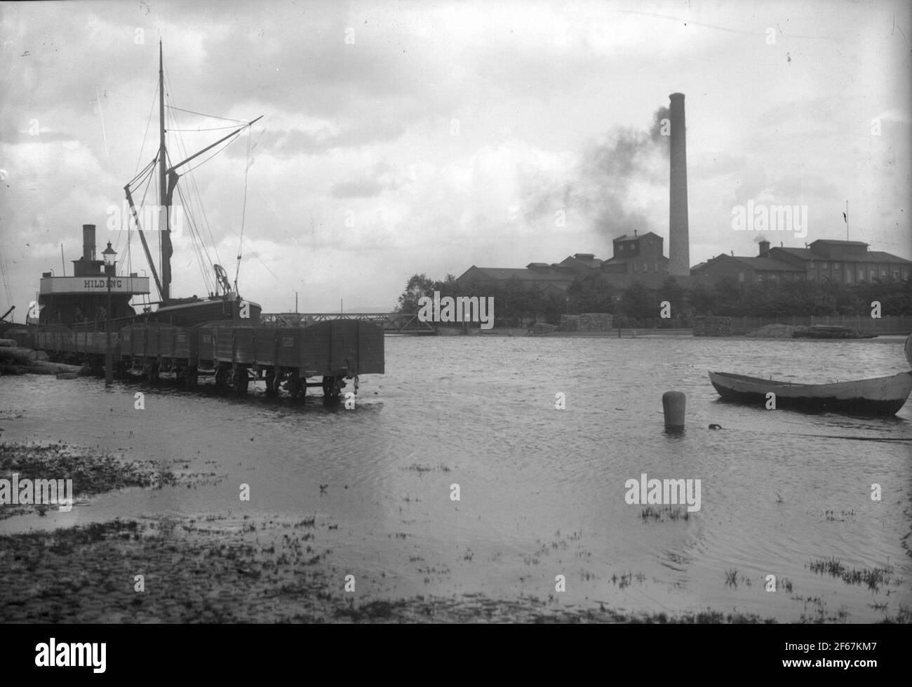 Temporary harbor hi-res stock photography and images - Alamy
