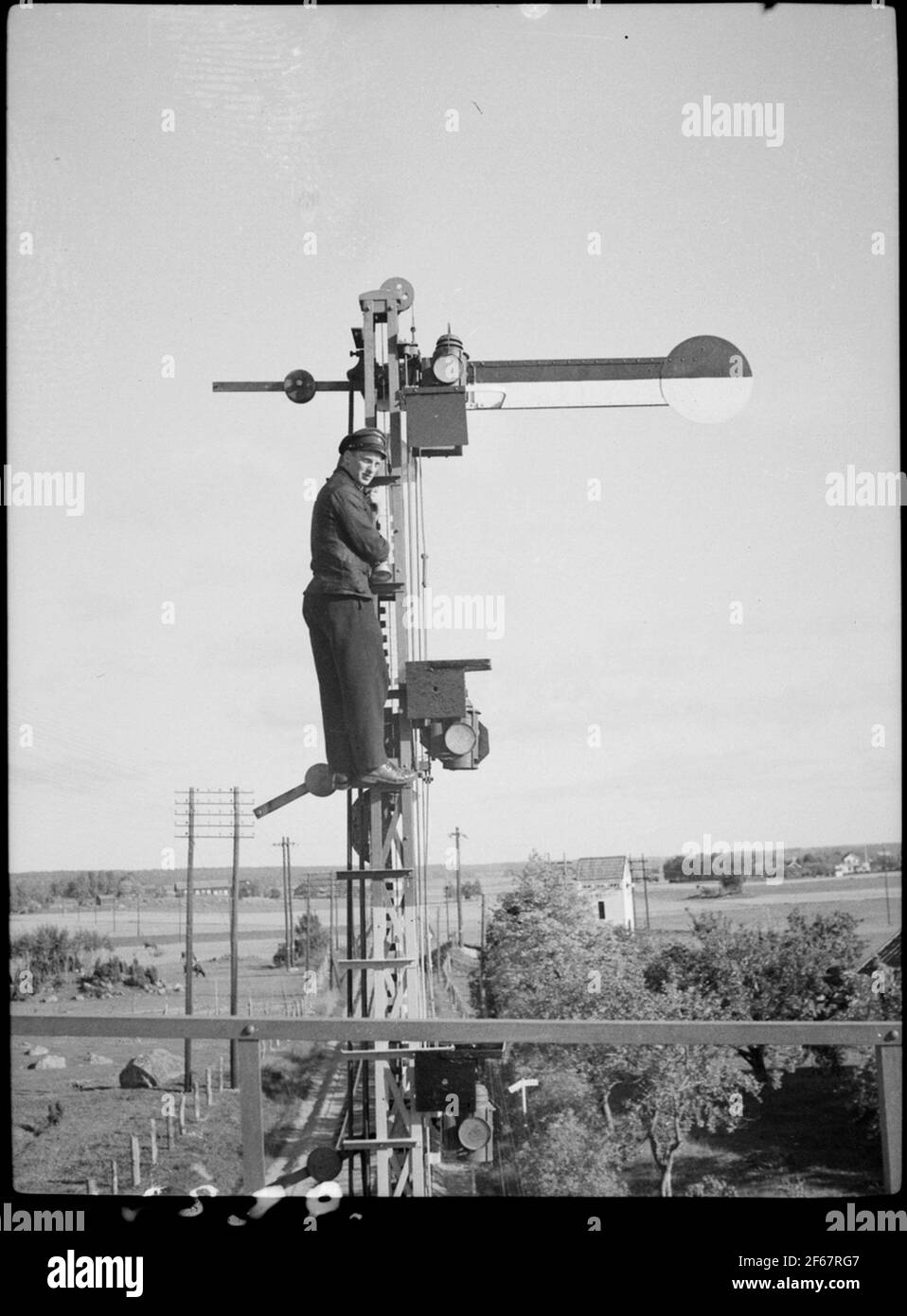 Semaphore signal in stop position hi-res stock photography and images ...