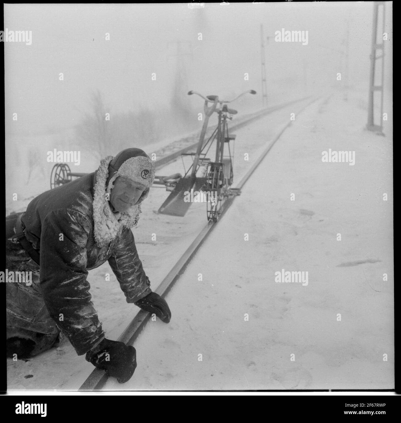 Temperature maintenance Black and White Stock Photos & Images - Alamy