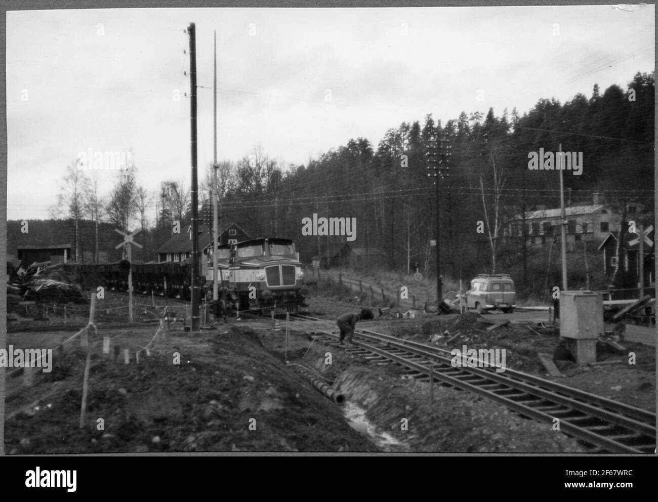 Gravel train drawn by the state's railways, SJ Z65 526 and SJ Z65 510 ...