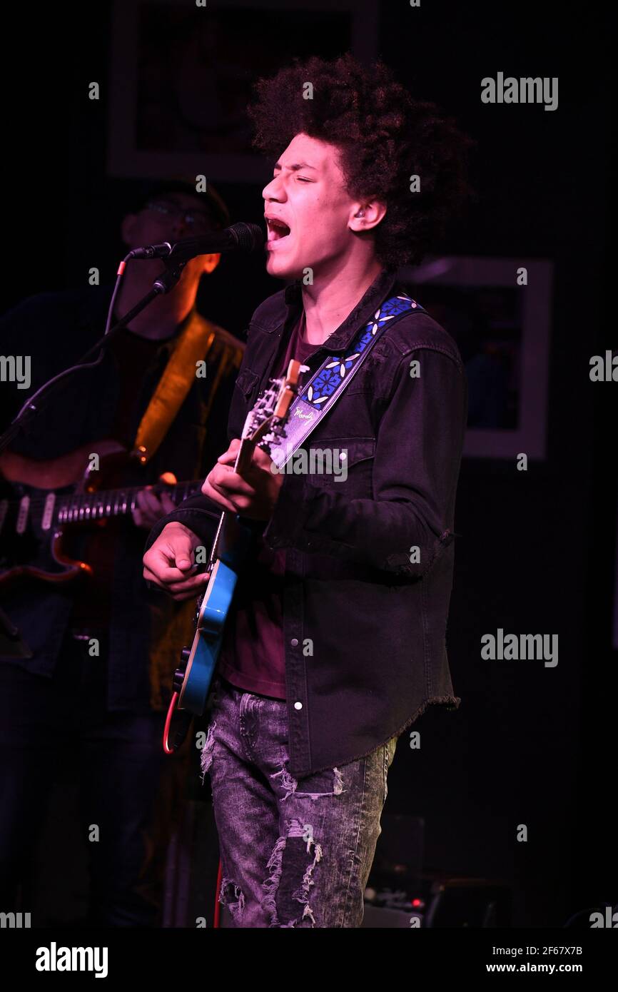 Miami - FL - 20201203 Brandon Taz Niederauer performs at The Funky ...