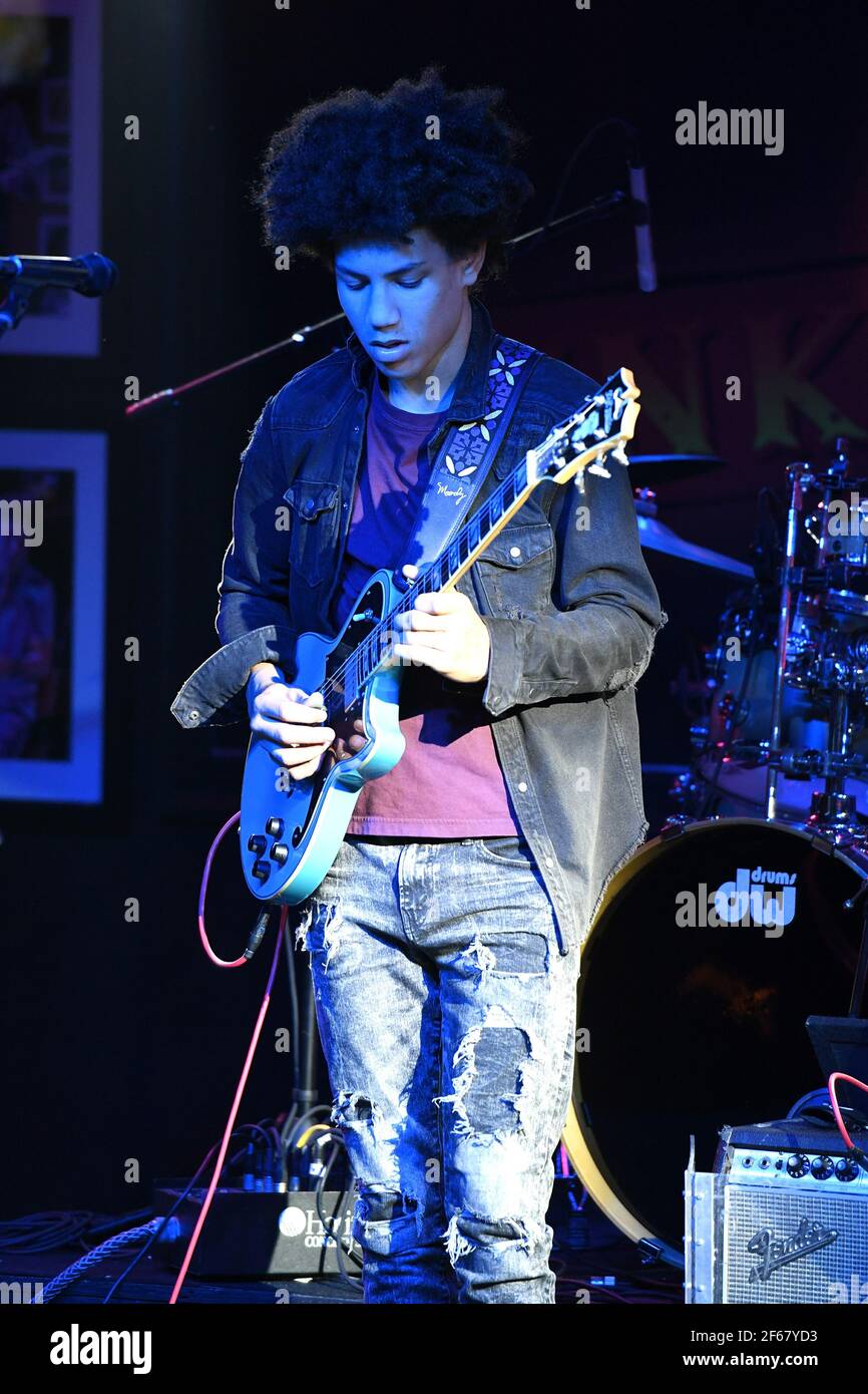 Miami - FL - 20201203 Brandon Taz Niederauer performs at The Funky ...