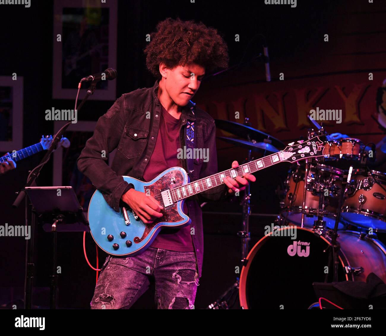 Miami - FL - 20201203 Brandon Taz Niederauer performs at The Funky ...