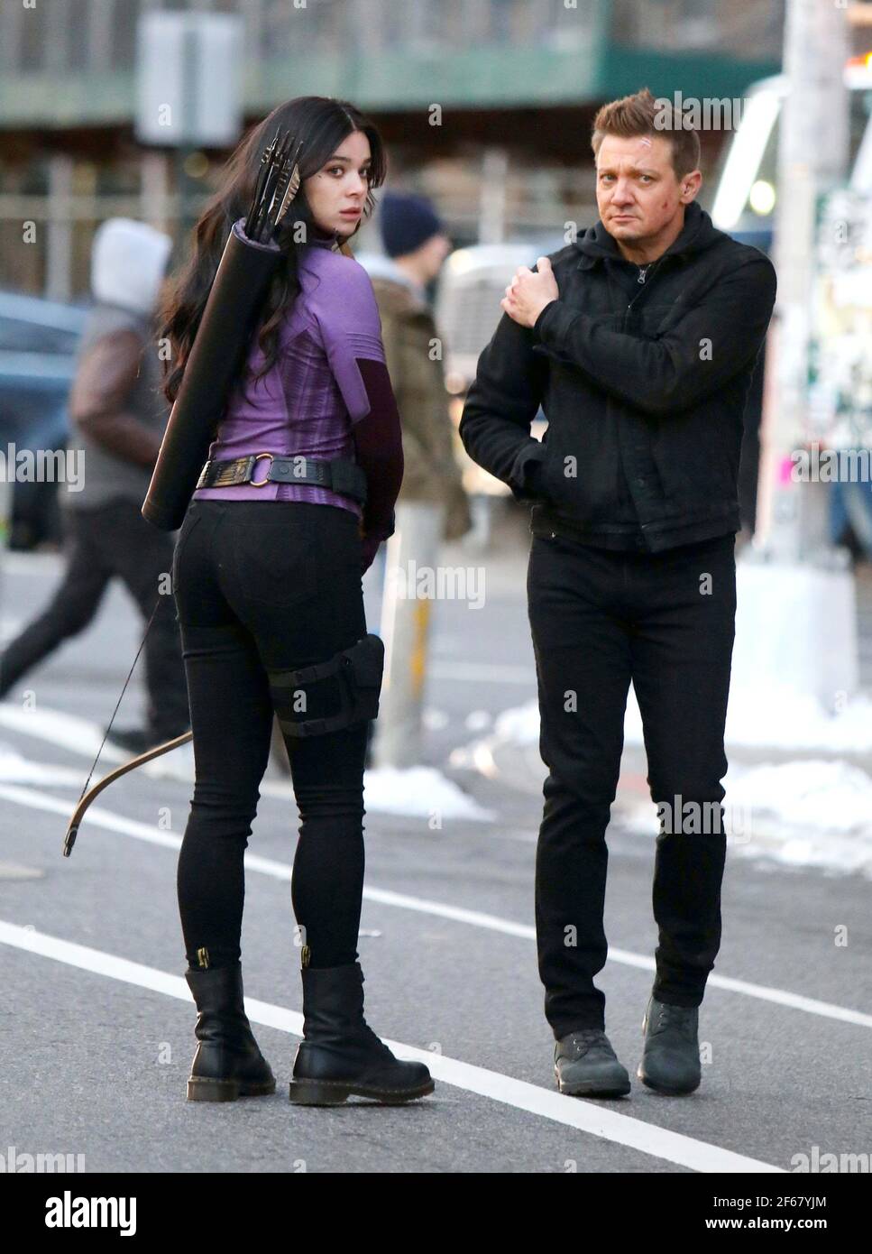 New York - NY - 20201209- Jeremy Renner and Hailee Steinfeld Filming ...