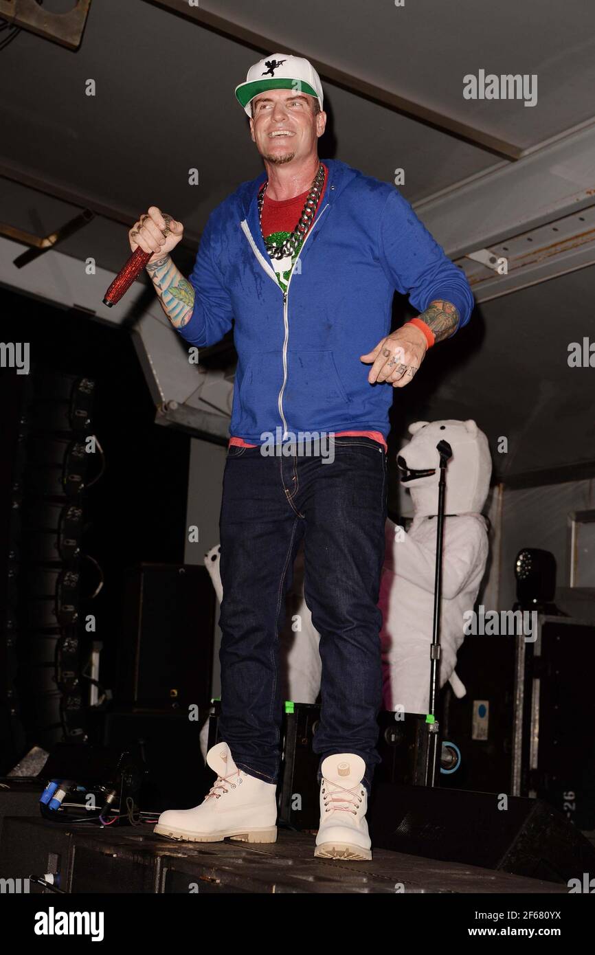 Wellington - FL - 20201205-Vanilla Ice Performing at Willington Chamber of Commerce Winterfest ...