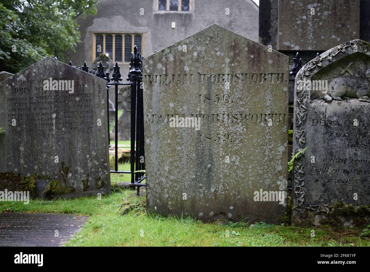 Grave of William Wordsworth in St Oswald's Churchyard in Grasmere ...