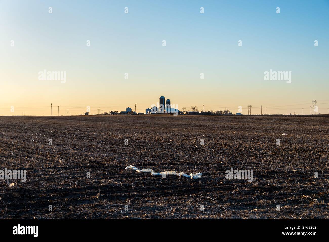 Rubbish garbage field farm hi-res stock photography and images - Alamy
