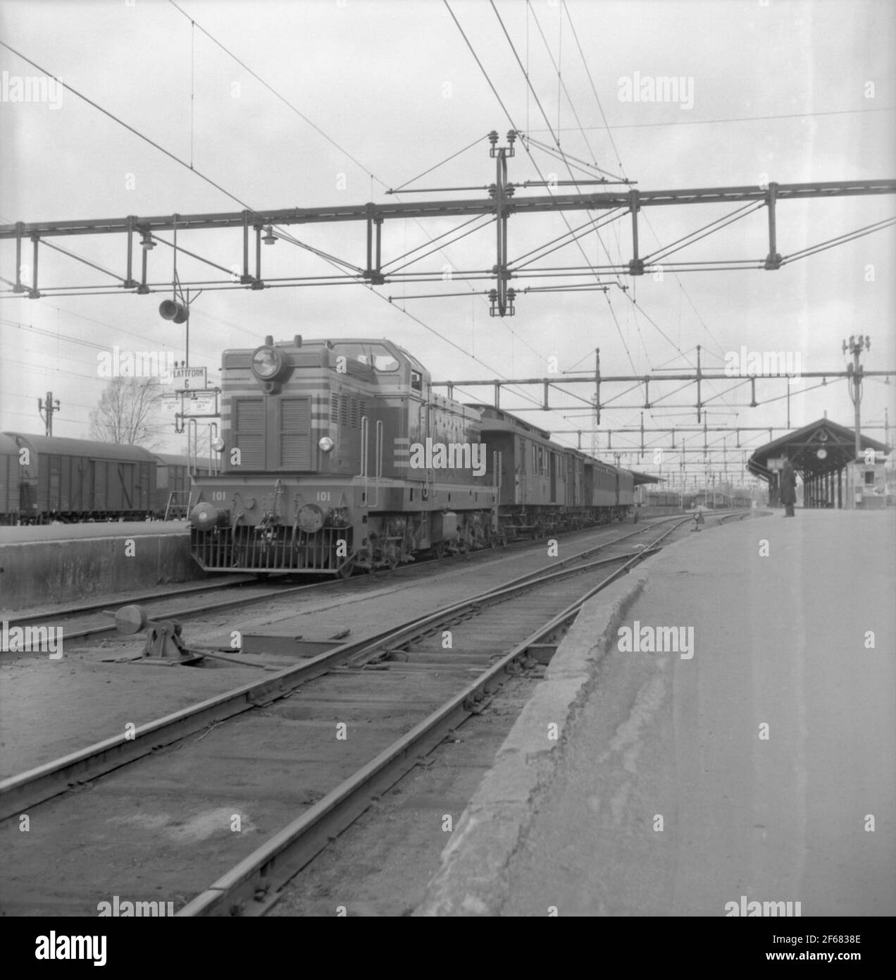 The state's railways, SJ T4 101 by train Stock Photo - Alamy