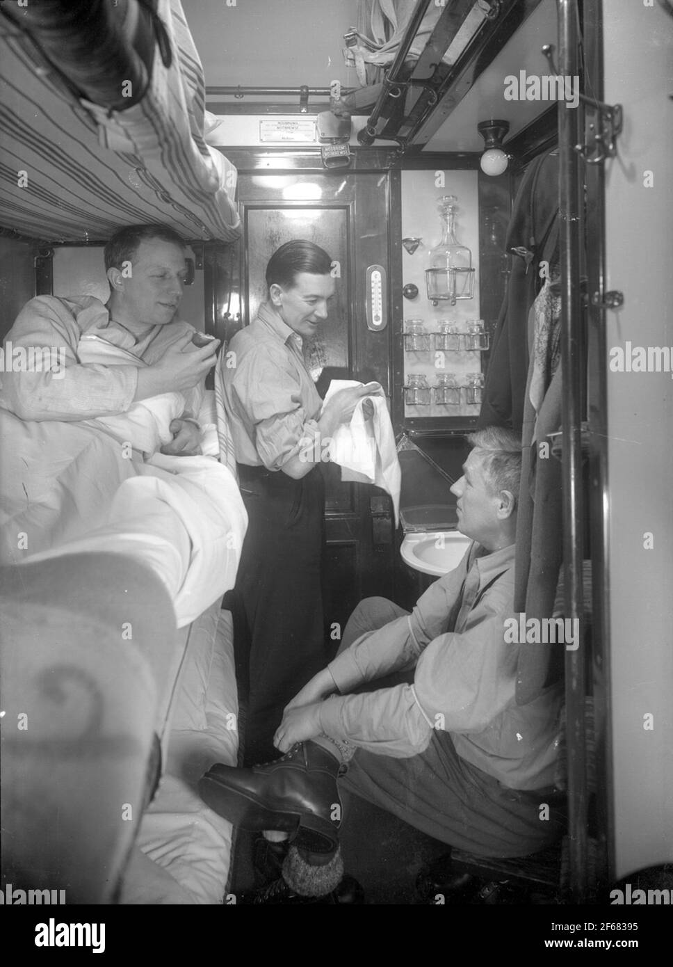 Sj night train hi-res stock photography and images - Alamy